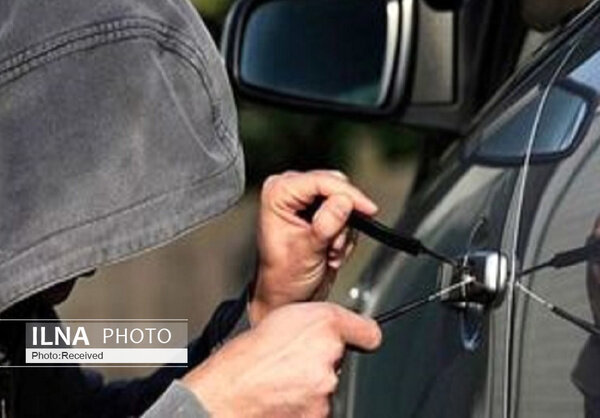 بازداشت دو سارق حرفه‌ای خودرو در شهرستان البرز