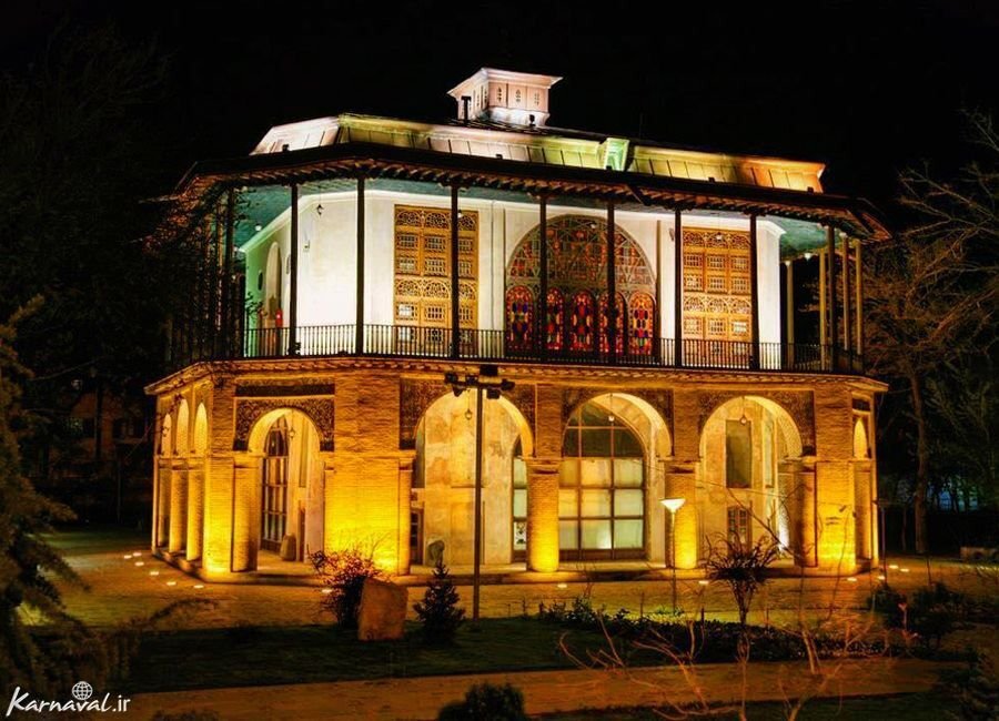 کاخ چهل ستون قزوین کجاست؟