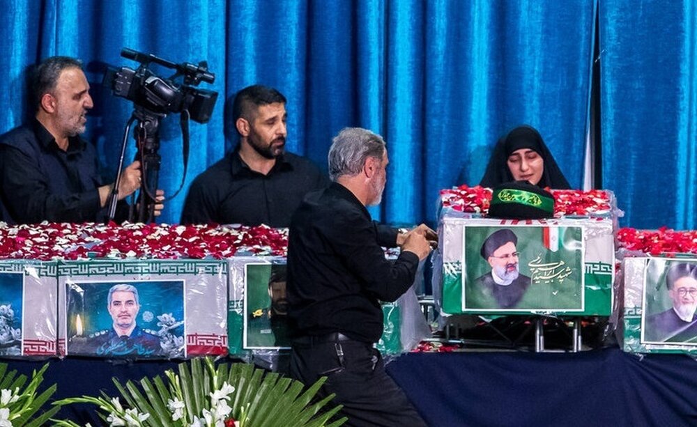 دلداری دادن دختر سردار سلیمانی به دختر رییس جمهور شهید آیت الله رییسی